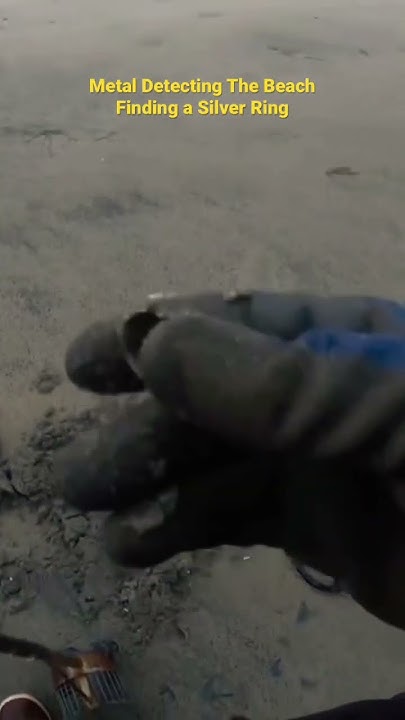 #minelab #ctx3030 Metal Detecting The Beach Silver Ring Found! - YouTube