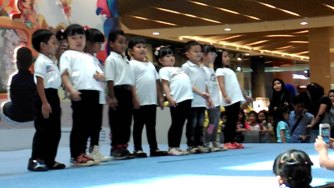 Kidea Cawang Michelle "Penguin Dance" kokas - YouTube