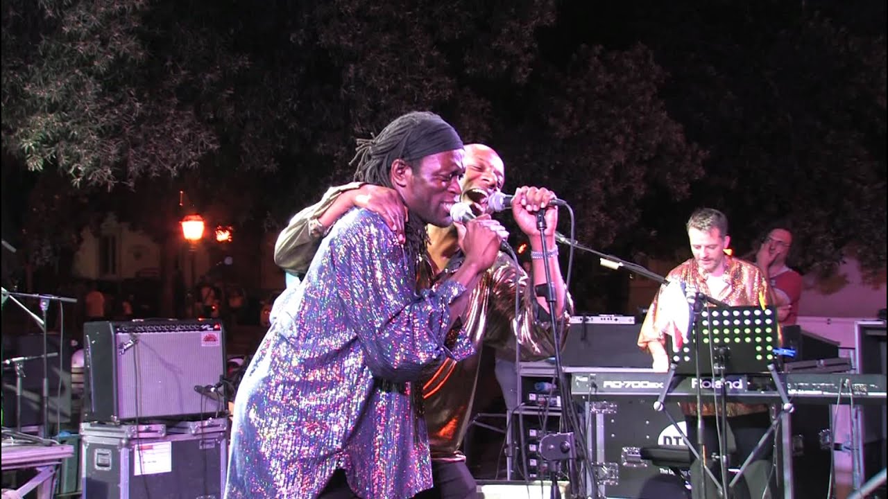Sing a song- Ultimate Earth Wind & Fire (Live Music Fest 2012) - YouTube