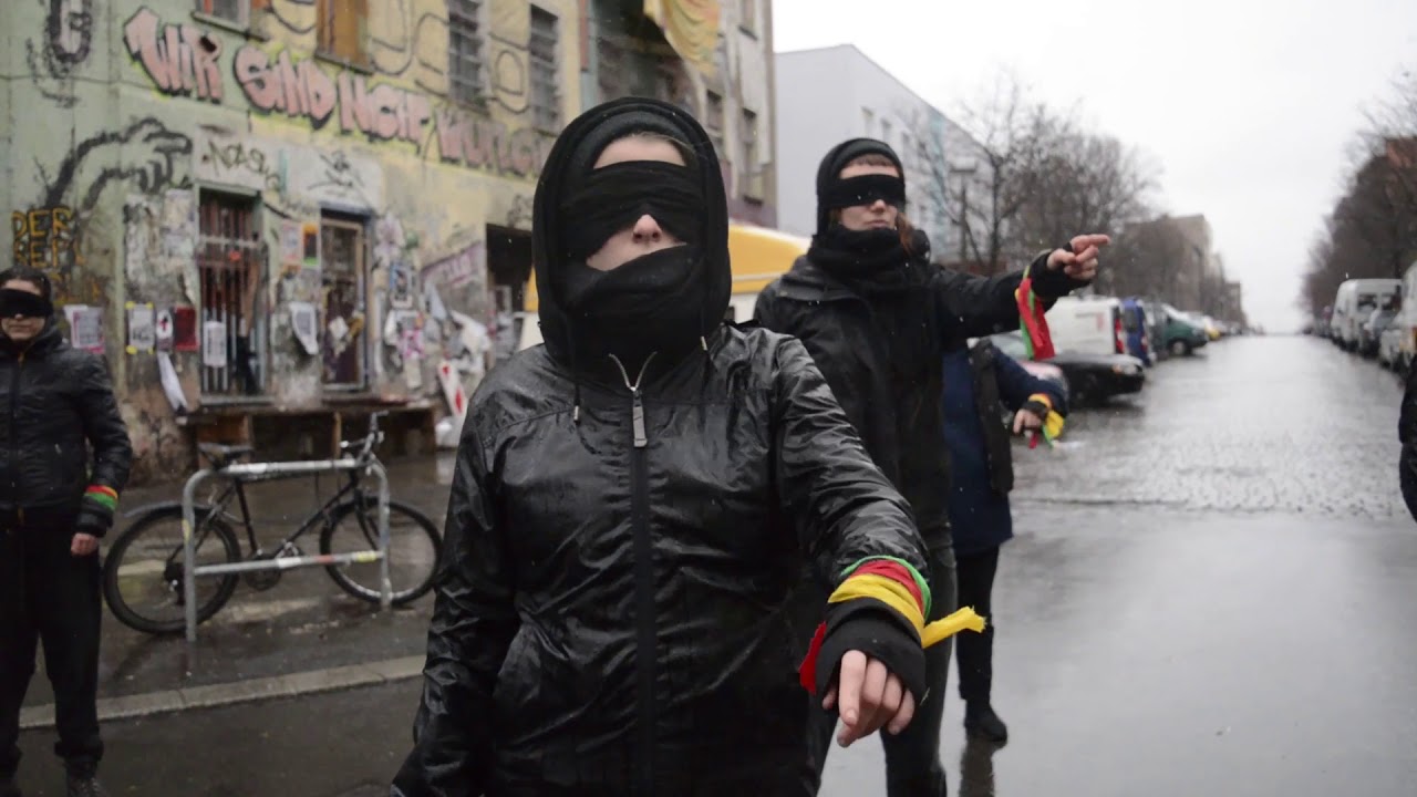 Feministischer Flashmob in Solidarität mit Rojava - Feminist flashmob in solidarity with Rojava ...