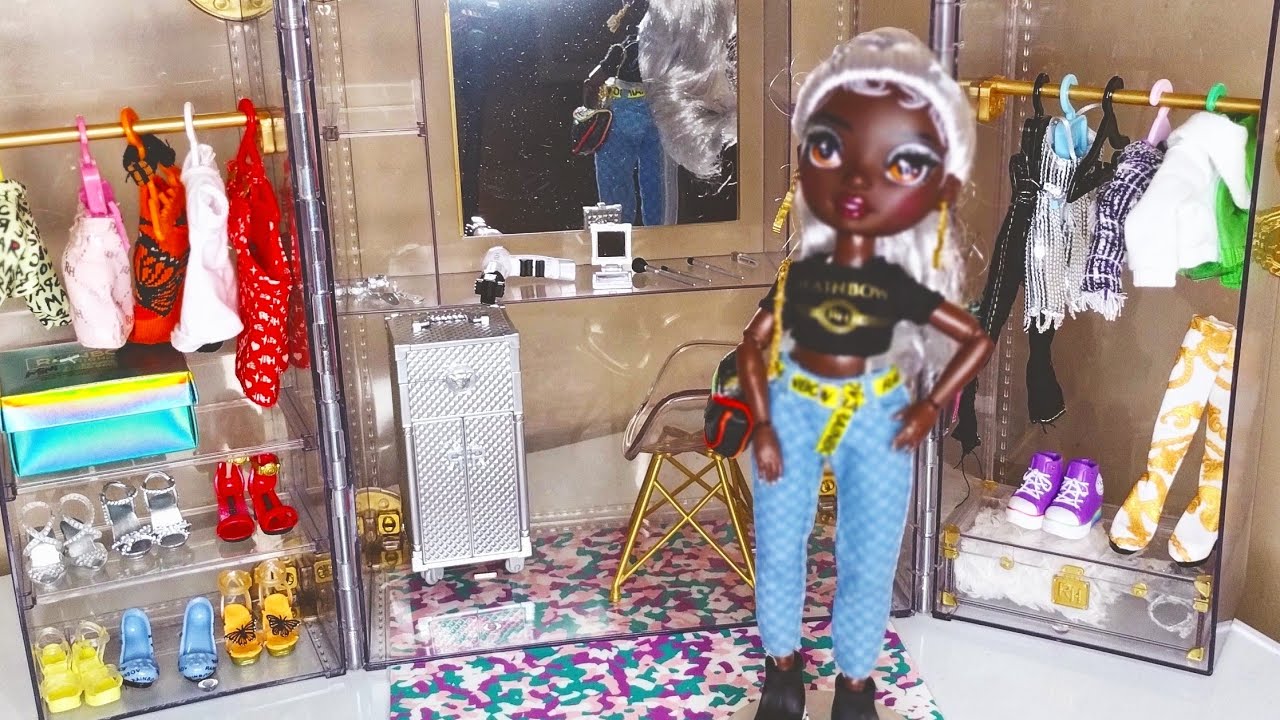 Unboxing: Rainbow High Deluxe Fashion Closet Playset - YouTube