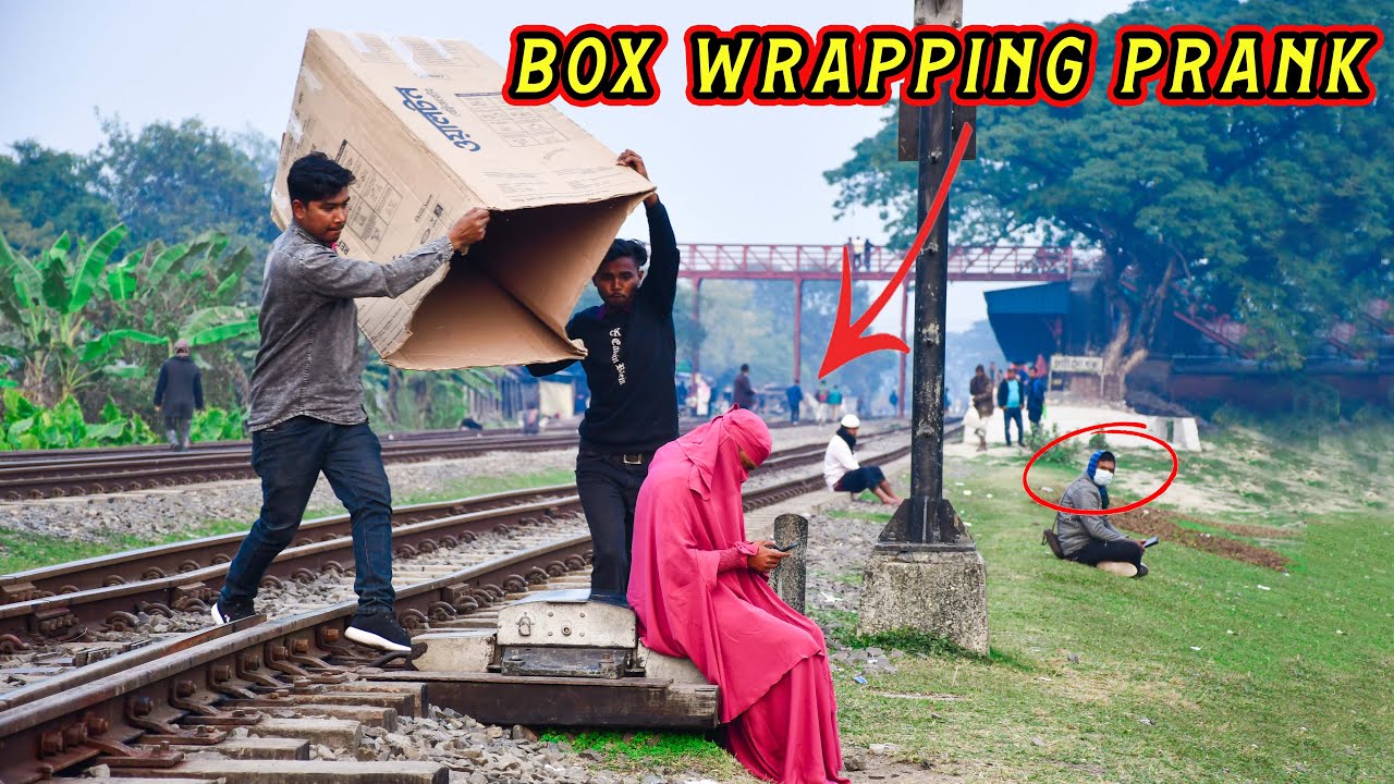 BOX WRAPPING PEOPLE PRANK || PRANK IN INDIA || UPDATE PRANK - YouTube