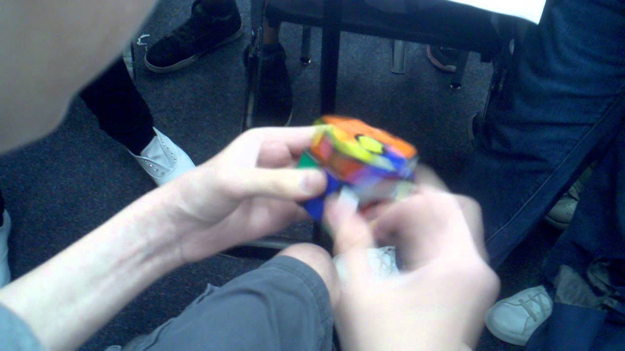 Fastest rubix cube solved EVER - YouTube