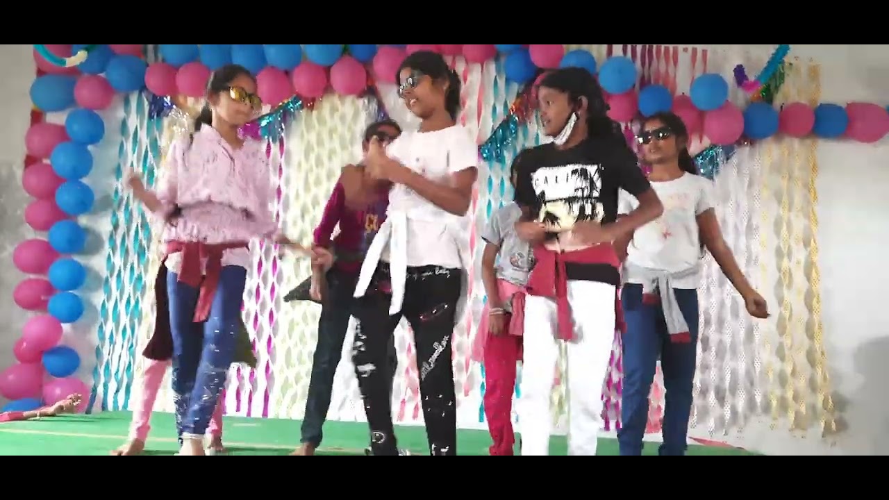 5th class Girl's amazing performance - YouTube