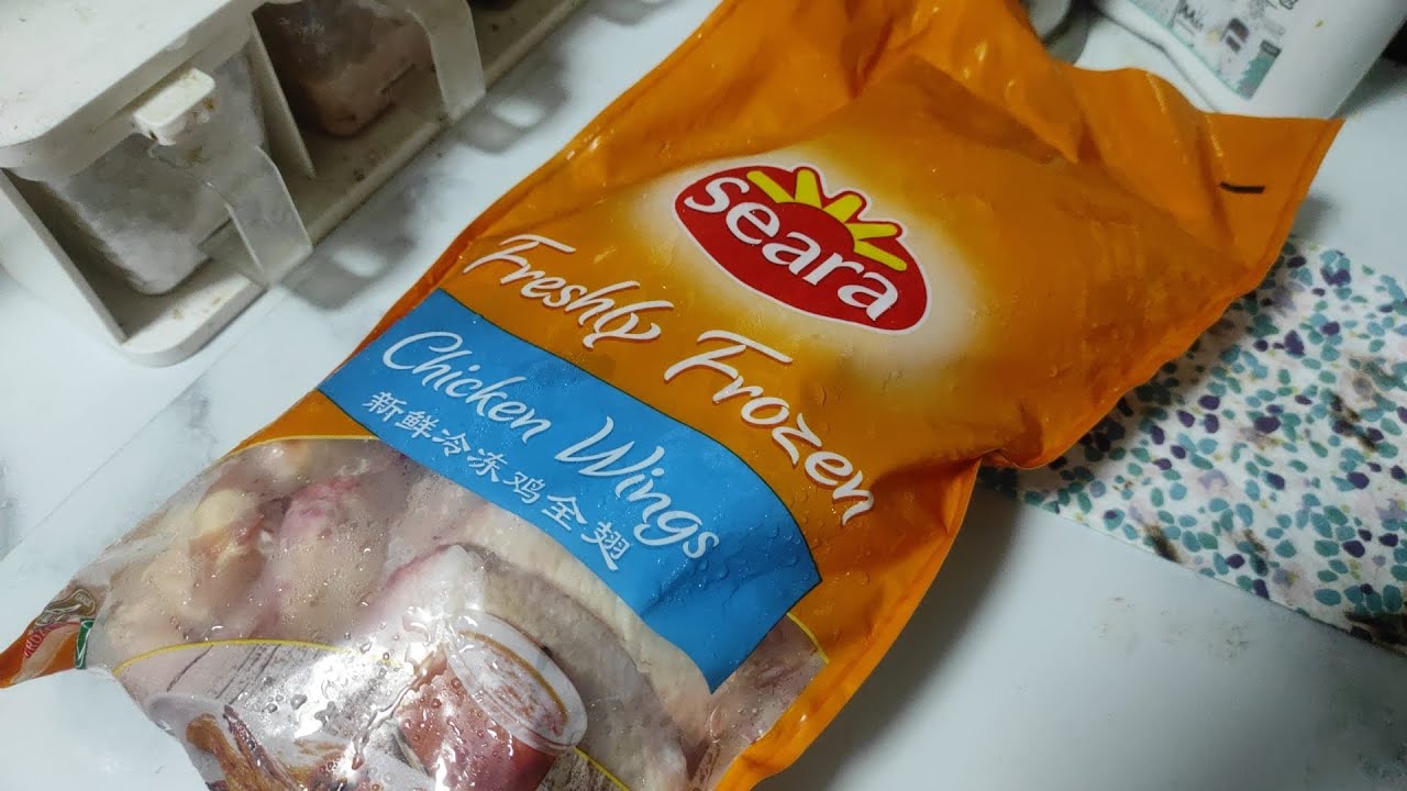 Unwrapping Fresh Frozen Seara Chicken Wings - YouTube