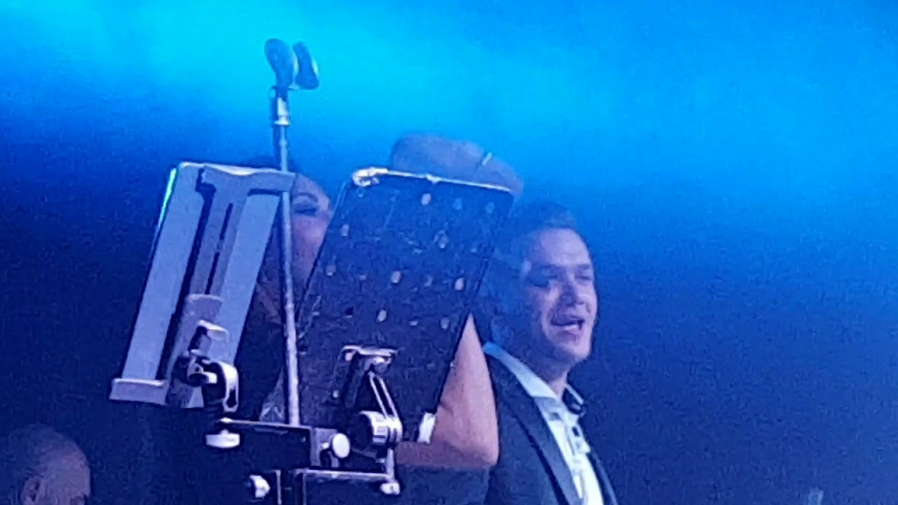Lidija Bačić & Luka Basi - solo LIVE @ MESAP Nedelišće - YouTube