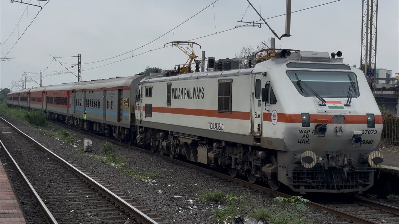 First Aerodynamic WAP-7 of Indian Railways 🇮🇳 - YouTube