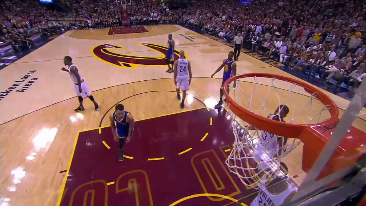 LeBron James Blocks Steph Curry's Weak Attempt At Dunk - YouTube