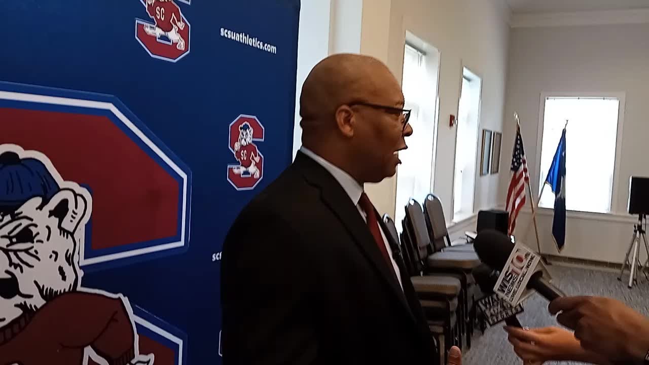 SCSU women's basketball coach Tim Eatman - YouTube