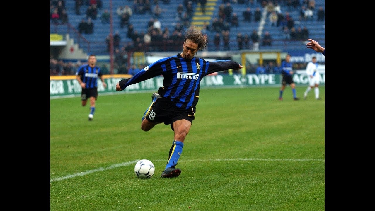 Gabriel Batistuta en Inter at age 34 (2002/2003) - YouTube