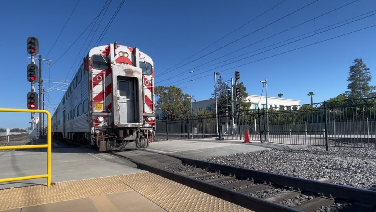 Caltrain Railfanning at Santa Clara - YouTube