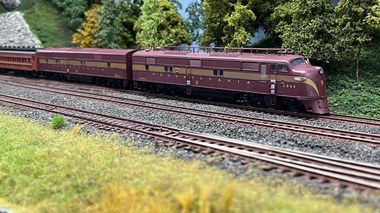 PENNSYLVANIA RAILROAD EMD E7ab - YouTube
