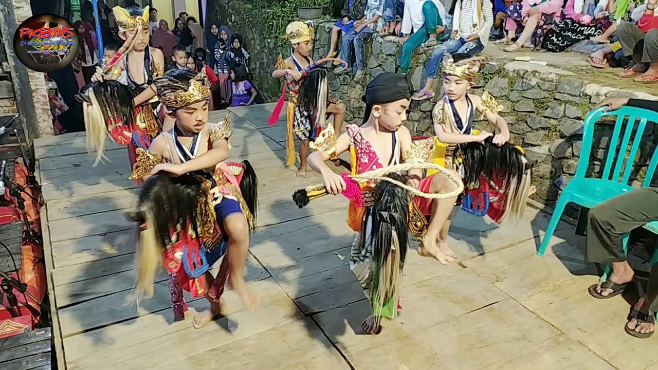 Jaranan dawet ayu kuda kepang kuda lumping, putra kbms - YouTube