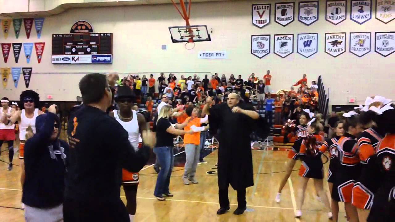Valley High School Homecoming Interlude Dance - YouTube