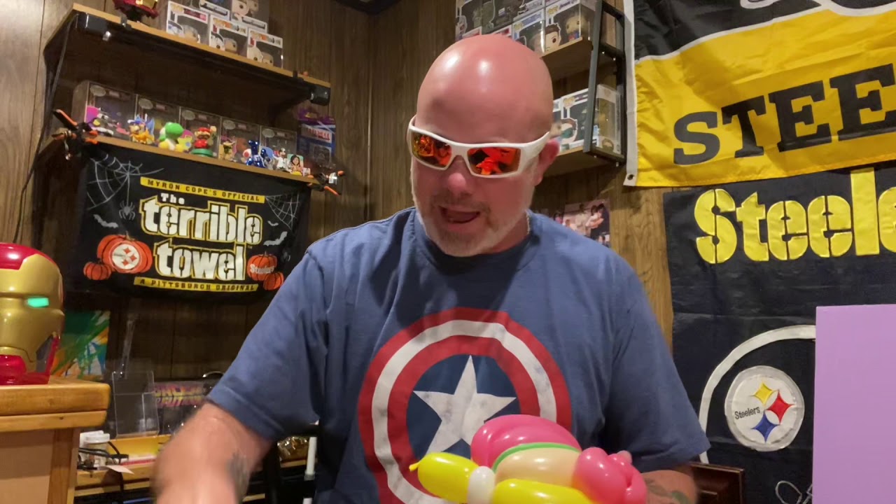 Zombies balloon tutorial! (Disney) - YouTube