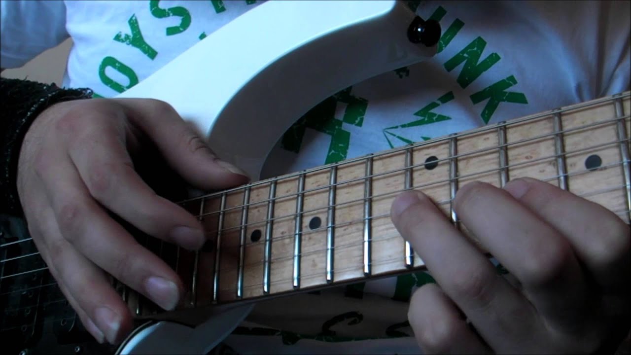 2 Handed Tapping Sequence in D minor - YouTube