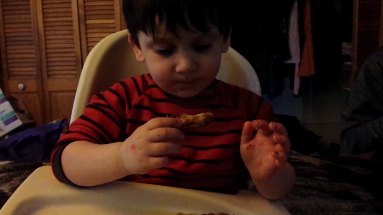 Williams first time eating a chicken wing. (nonverbal autism 4 year old ...
