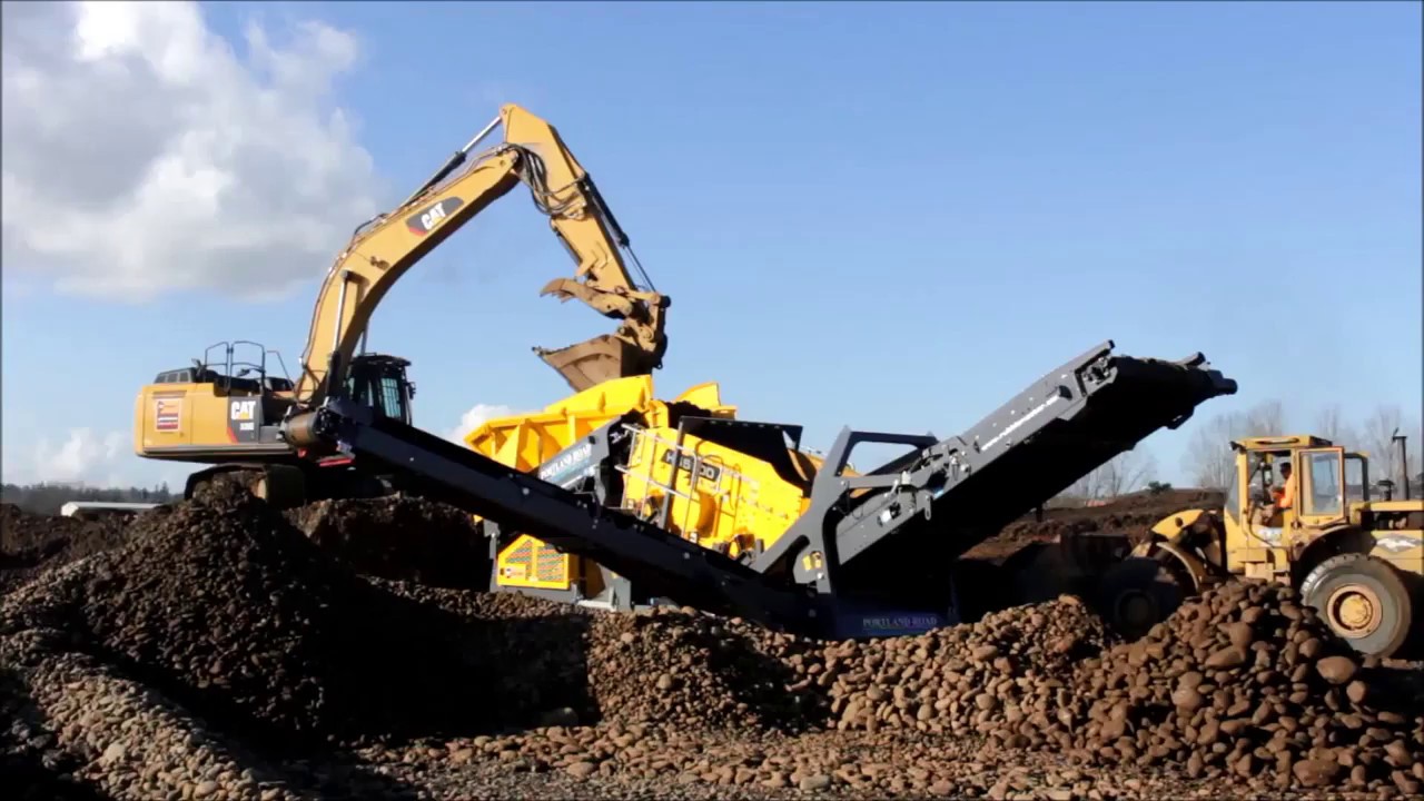 Rubble Master HS5000 screening wet and dirty gravel - YouTube