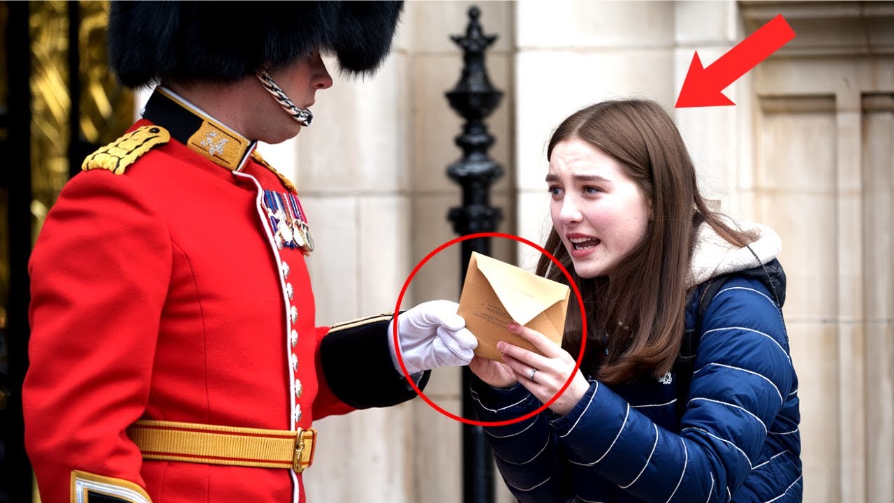 Girl Slips Royal Guard A Secret Note, What He Did Next… - YouTube