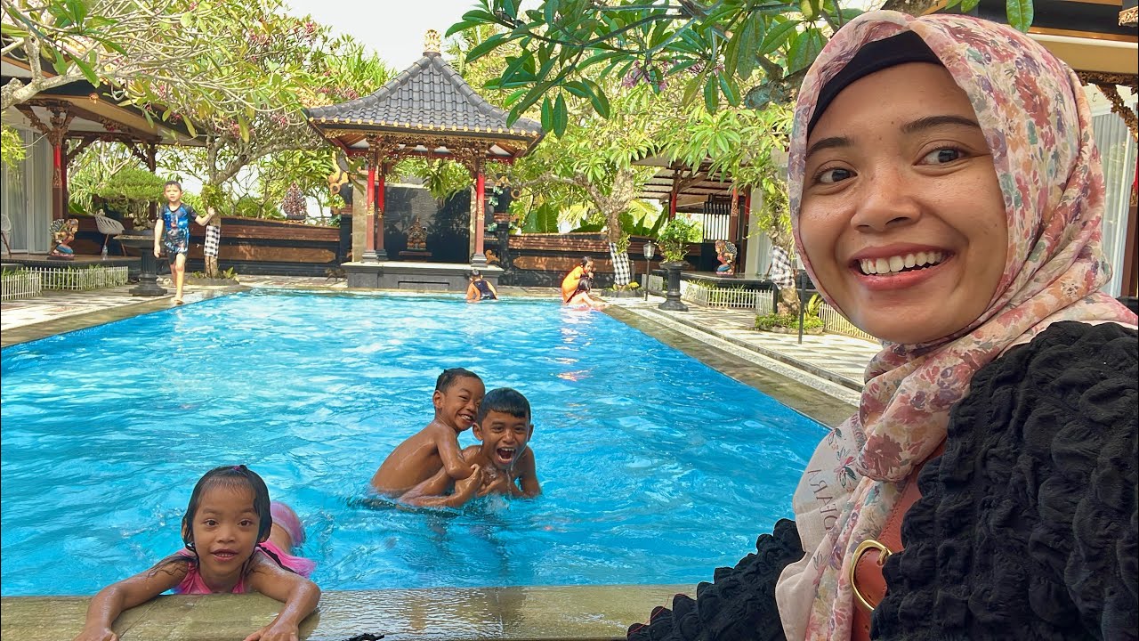 Kedas Resort Pantai Minangrua, berenang dijagain kaka 😍 - YouTube