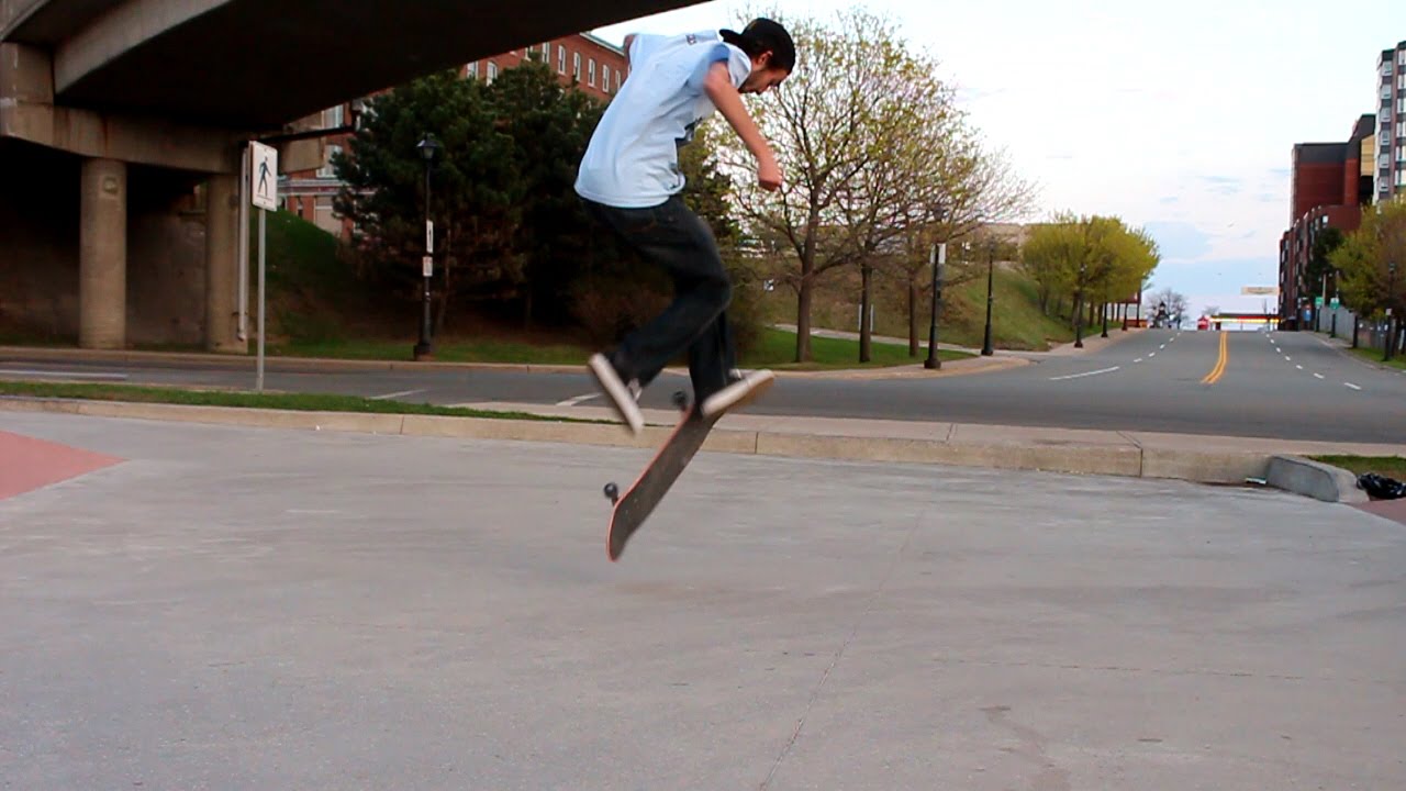Switch Inward Heelflip Revert | New Trick - YouTube