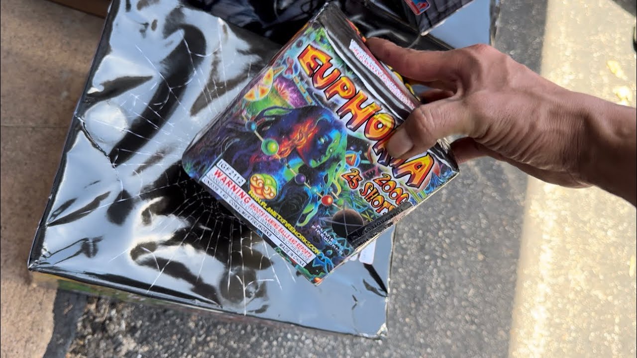 Euphoria 25Shots 200G Planet X Fireworks - YouTube