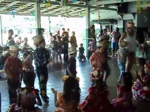 Kauê dançando 2013