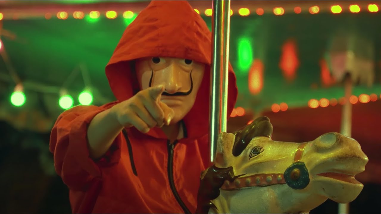 ESCAPING ANGRY GIRL AND HER DOG 1.3 (Horror Parkour POV) - YouTube