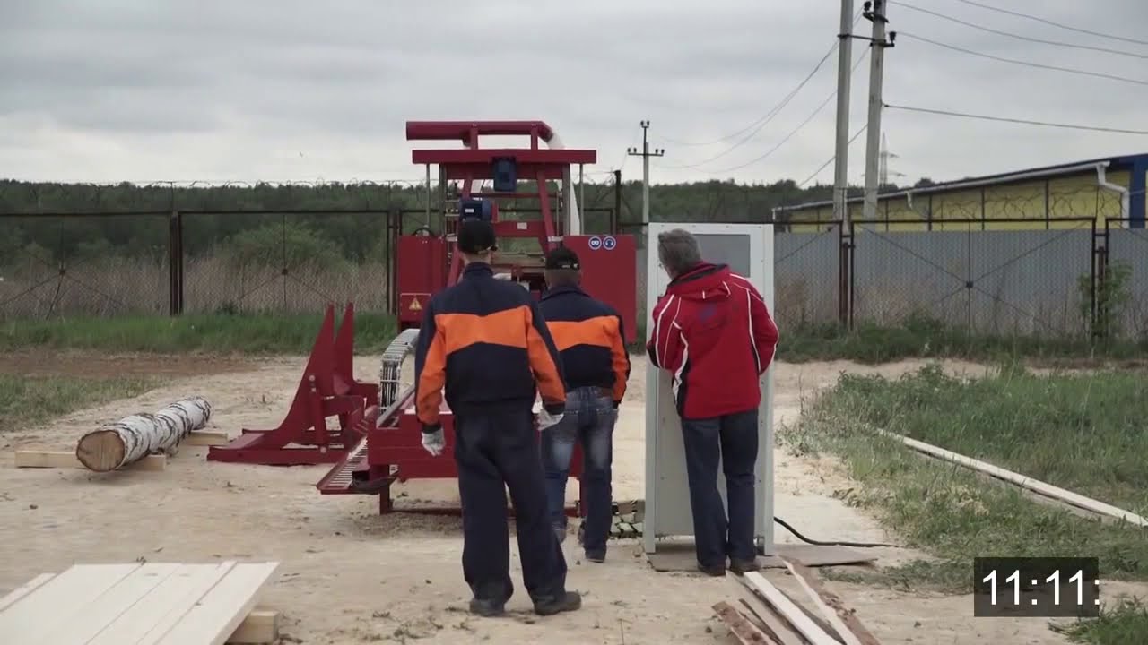 Wood logs cutting - YouTube