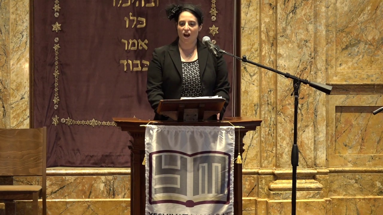 Maharat Victoria Sutton delivers the Invocation at Yeshivat Maharat's ...