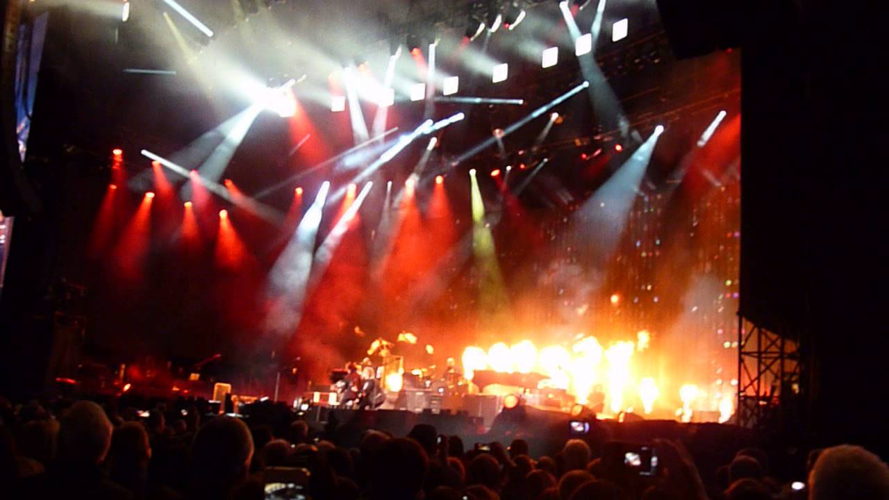 2012 11 15 Live and Let Die Paul McCartney Houston - YouTube
