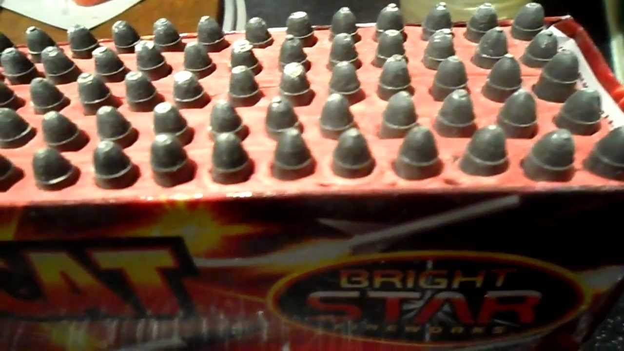 WORLDS BEST FIREWORK HOWLING HELLCAT 200 SHOT BARRAGE DISPLAY FIREWORK ...