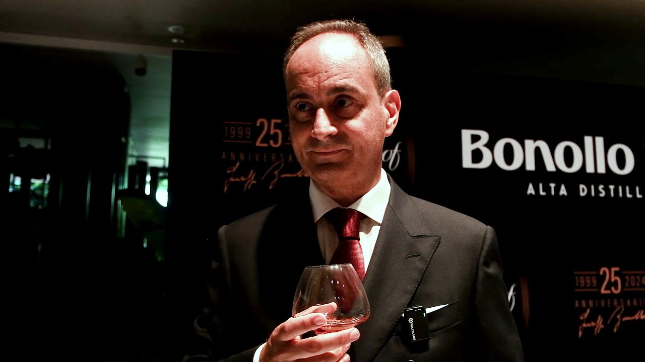 Elvio Bonollo 25 anni di Grappa Of Amarone Barrique - YouTube