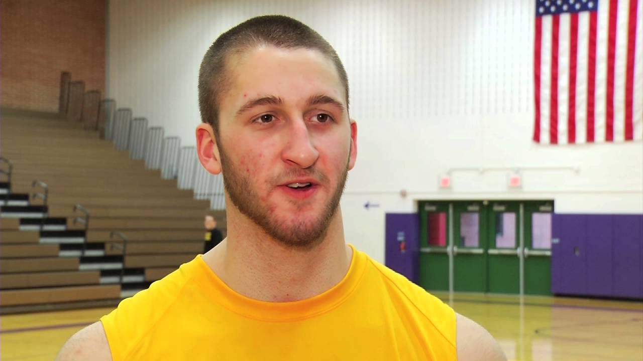 Nick Farlow 1,000 volleyball kills for Ephrata Mounts - YouTube