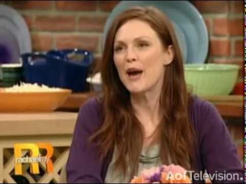 Julianne Moore on kissing with Colin Firth
