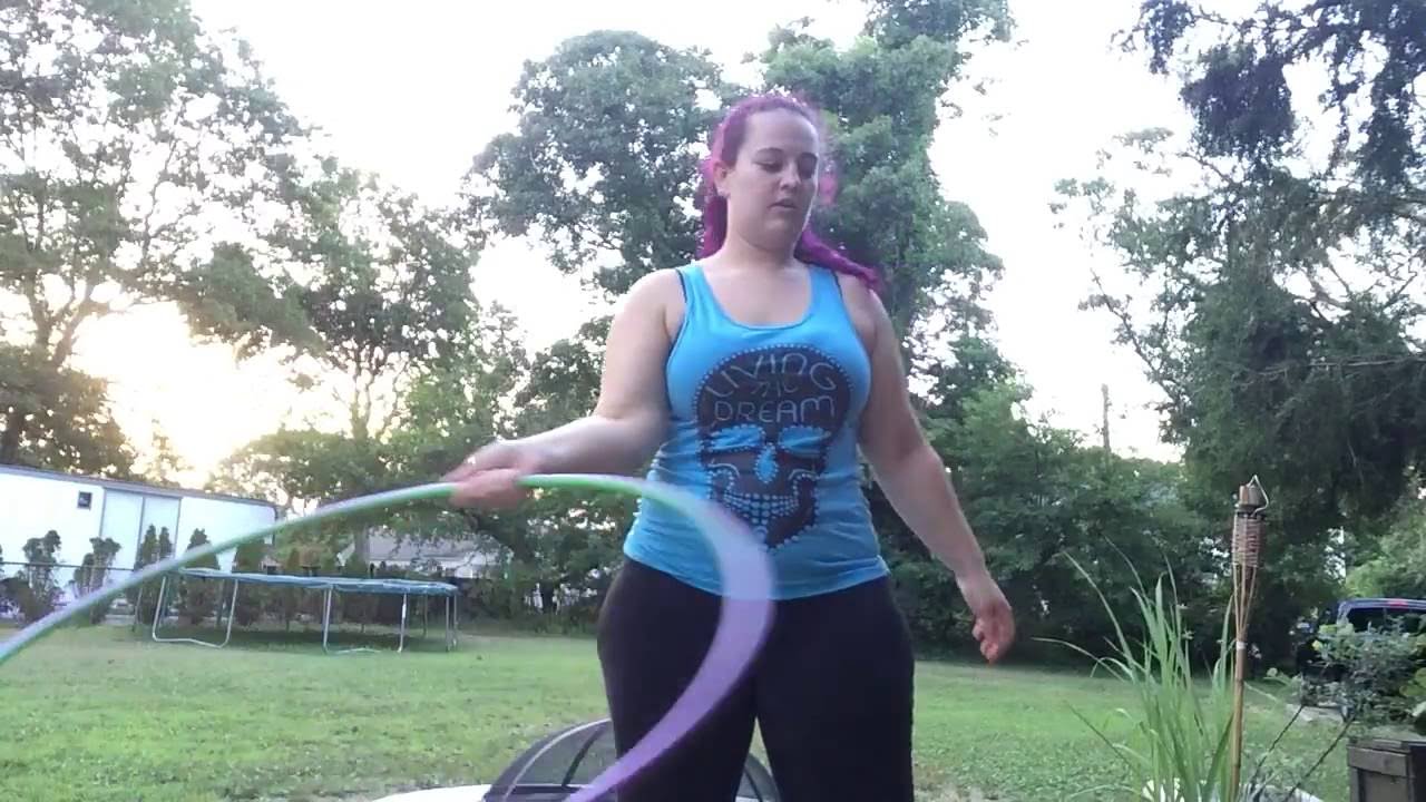 One handed helicopter hoop tutorial - YouTube