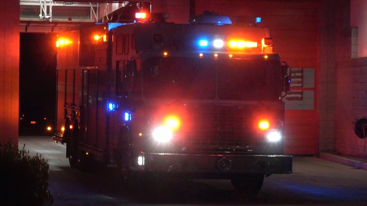 Heavy Rescue 41 Responding [Phoenix Fire Dept.] - YouTube