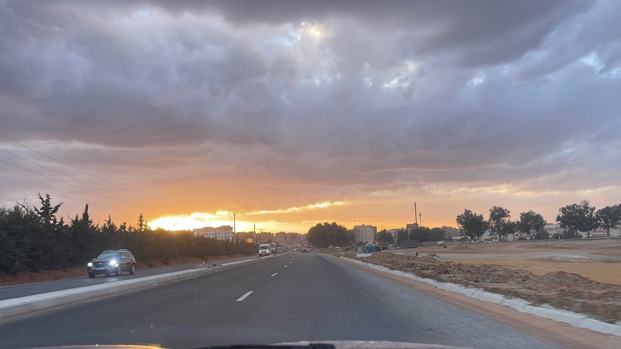 مكناس قبيل عيد الإستقلال المجيد 🇲🇦 حديث حول الإنارة العمومية بالطريق ...
