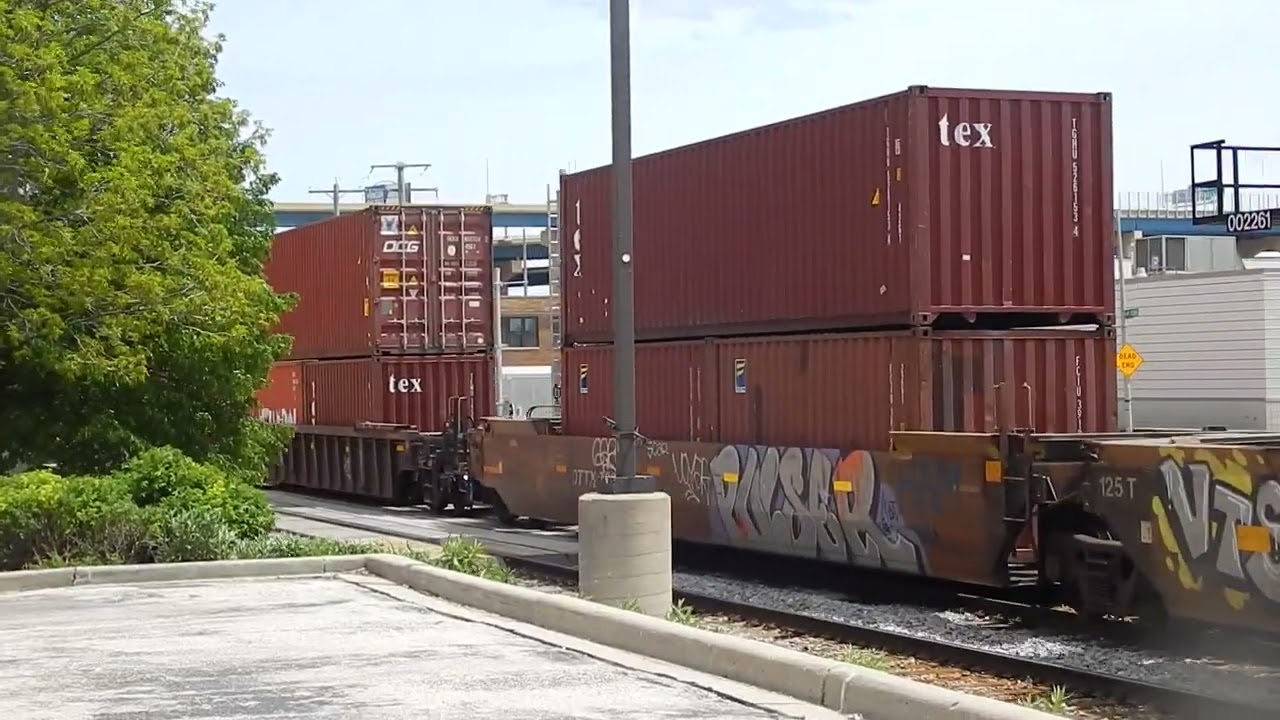 CP Intermodal @ Milwaukee Wisconsin 5 - 15 - 2022 - YouTube