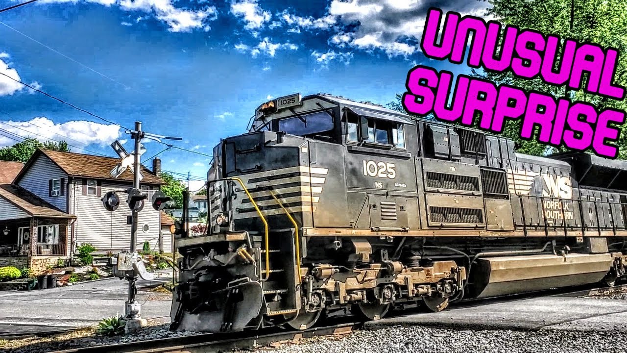 This Long Freight Train Has An Unusual Consist - New Location - YouTube