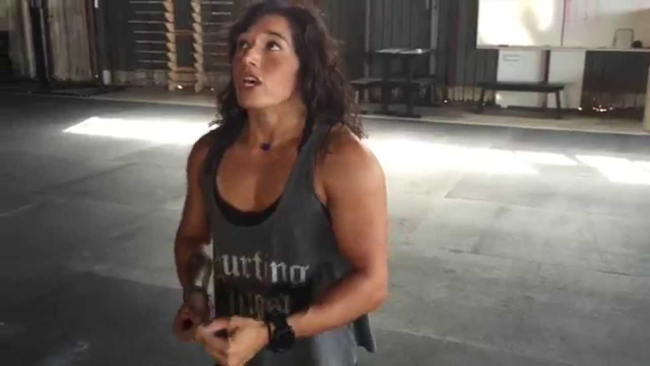 How to String Kipping Pull-ups - YouTube