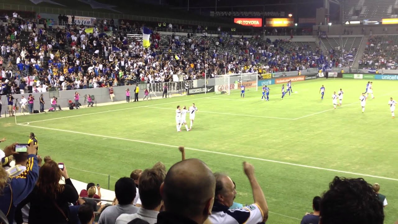 David Beckham most amazing corner kick goal - YouTube