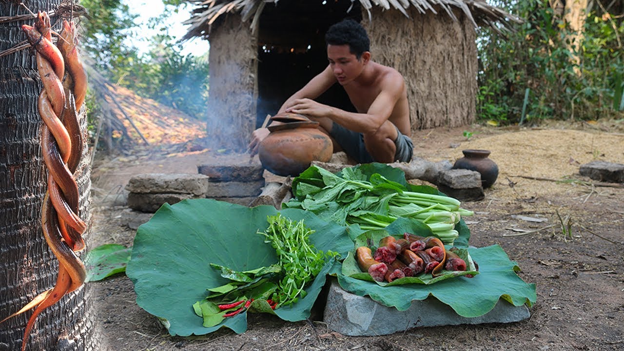 Primitive Technology: Find eel by spear - Primitive eel wild sour soup ...