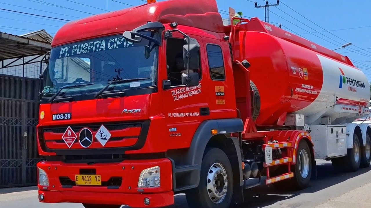 mobil truk tronton besar truck container truck tangki bbm pertamina ...