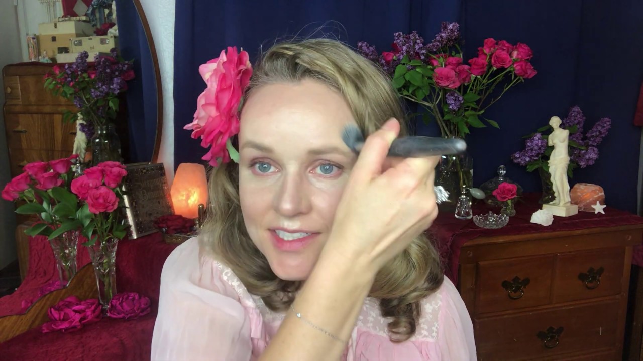 Vintage 1940s Makeup Tutorial Featuring Besame Cosmetics Youtube