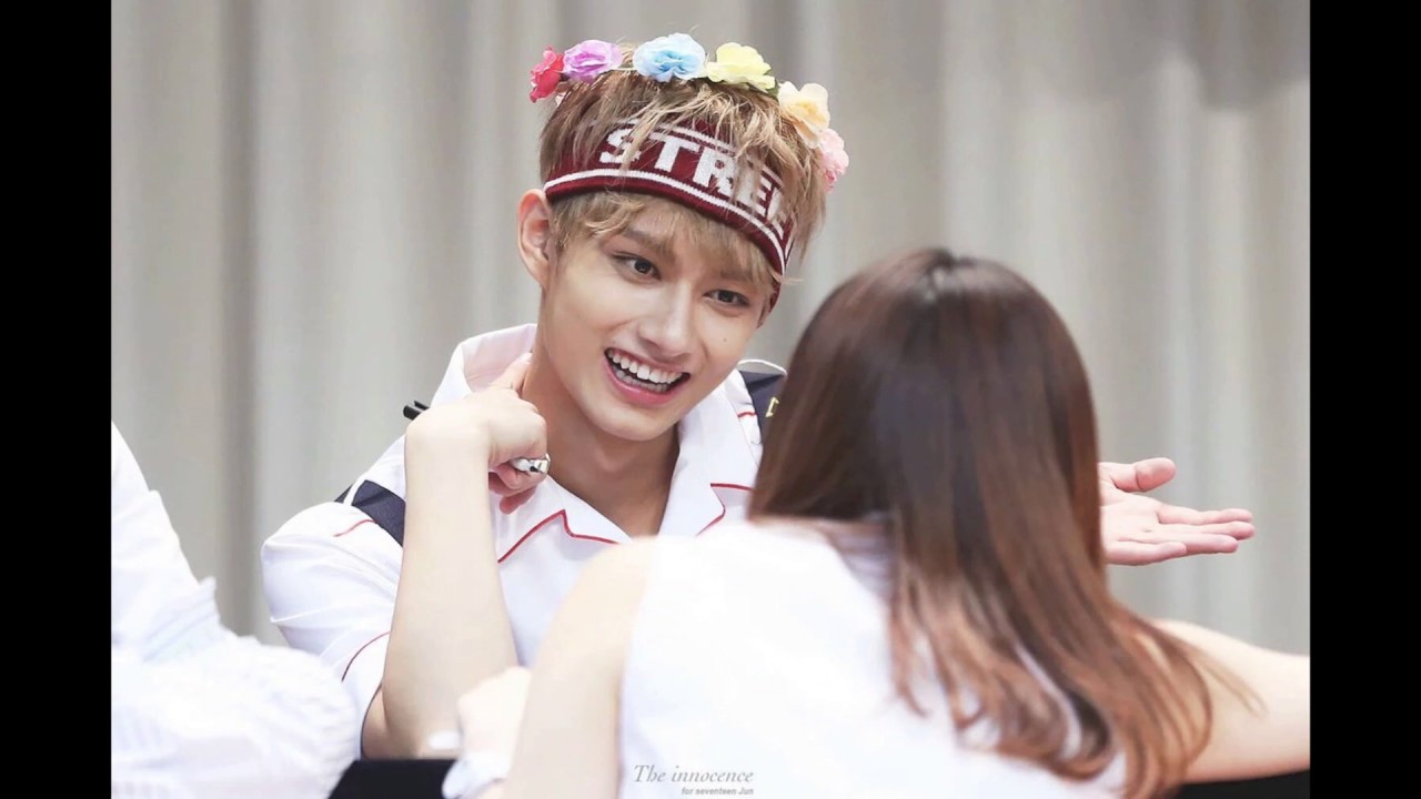 Who has the best smile in Seventeen? - YouTube