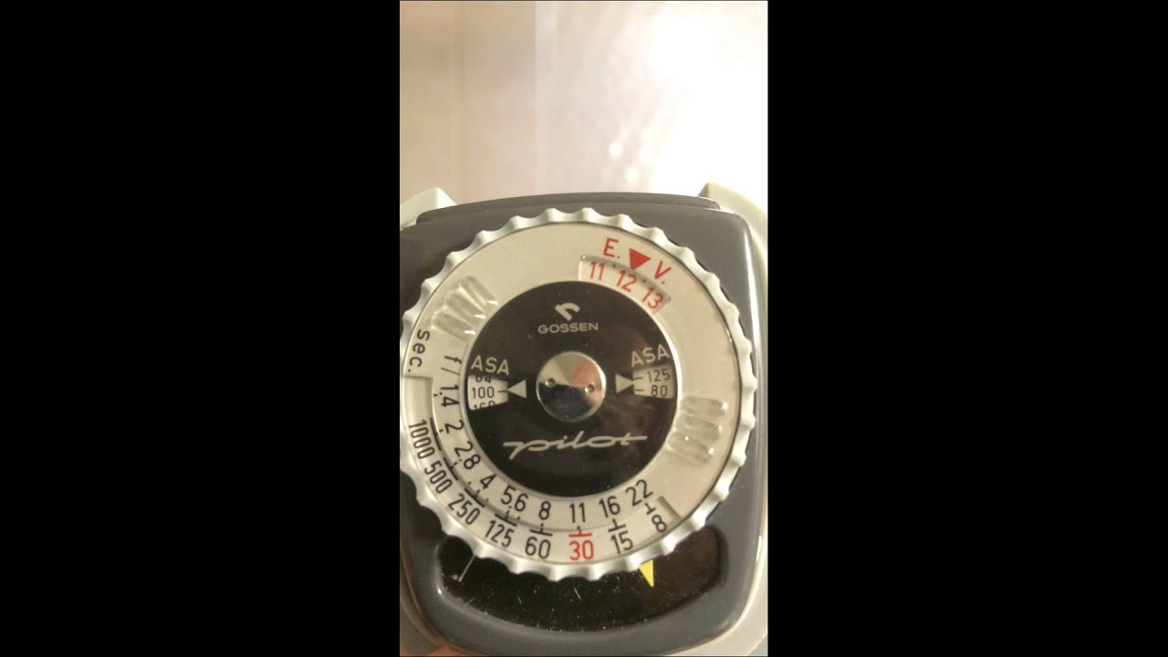 How to use a handheld analog dial light meter - YouTube