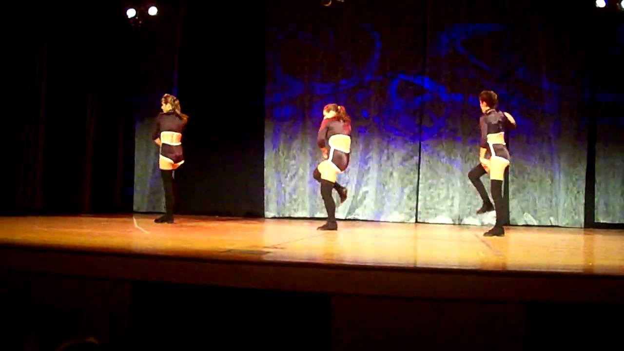 Elevator hip hop dance - YouTube