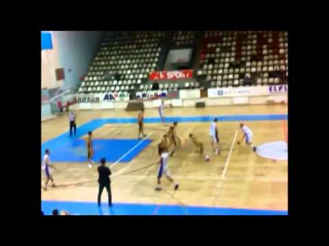 Milan Mijovic Dunk - YouTube
