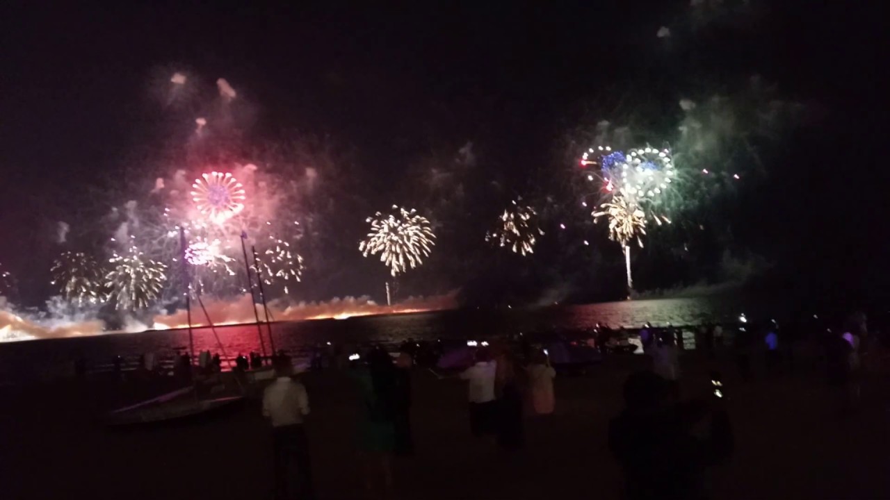 Worlds Biggest Fireworks - YouTube